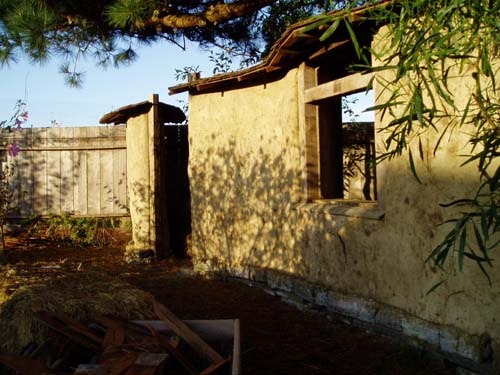 Bottoms Strawbale Earthen Plaster