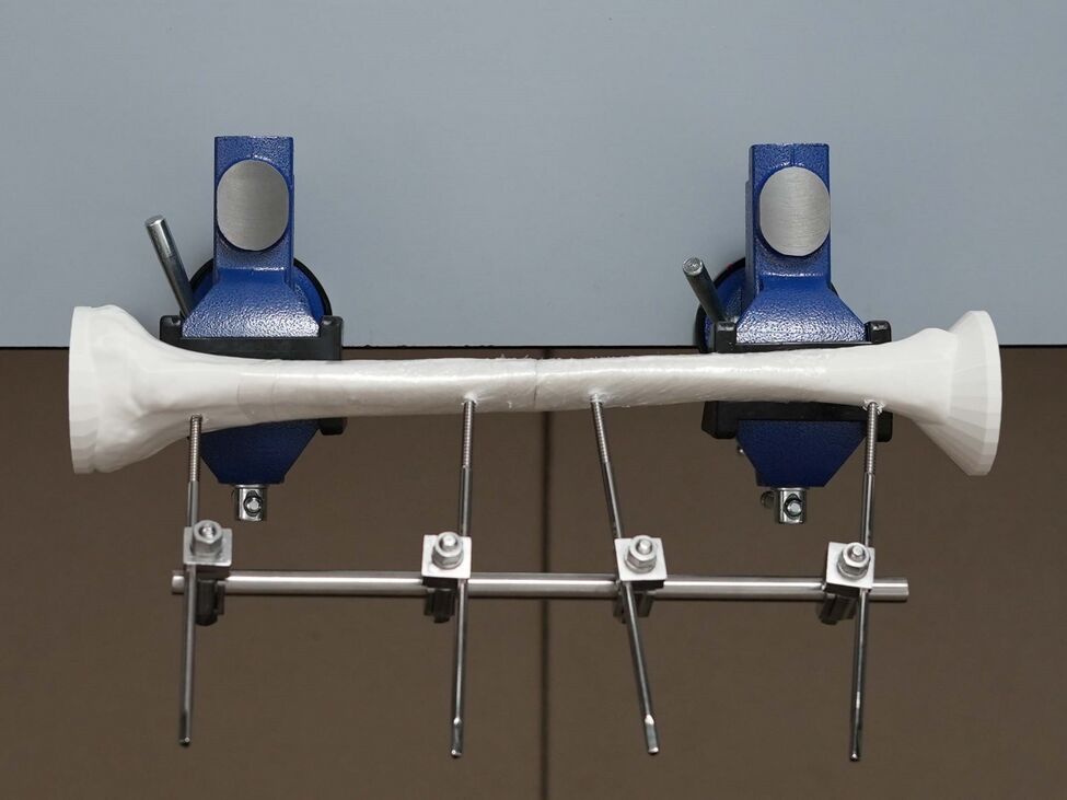 Uniplanar External Fixation/Training Logbook