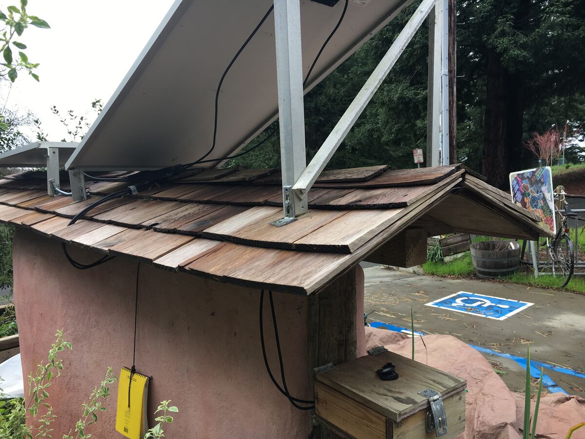 File:CCAT solar kiosk; back.JPG