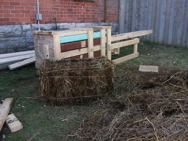 A hand-powered hay and leaf baler - Appropedia, the sustainability wiki